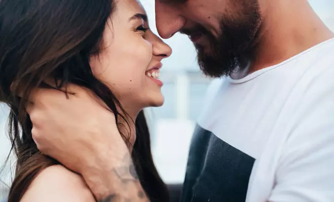 Por que seu parceiro não fecha os olhos ao beijar?