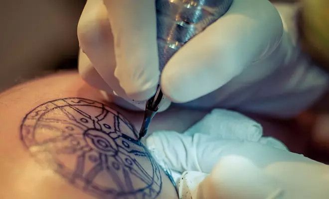 Huet meng Tattoo infizéiert?