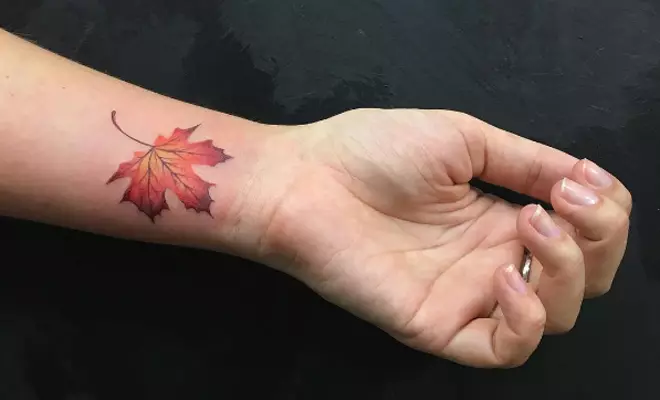 Autumn tattoo mazano ekusiya mwaka paganda rako
