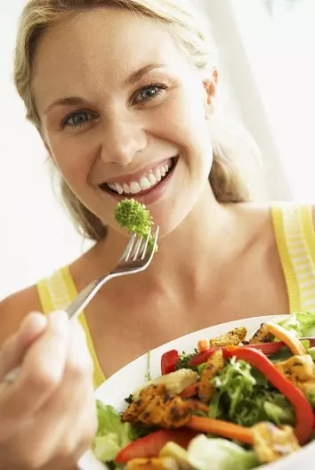 သင်သည် celiac မဟုတ်ပါက gluten-free စားရန်ကောင်းပါသလား။