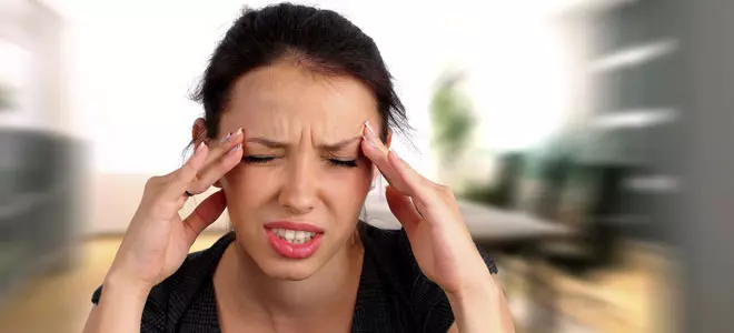 Mal di testa estivo: rimedi per il mal di testa estivo