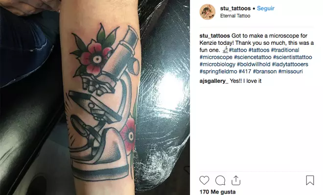 Isang mikroskopyo para sa iyong tattoo