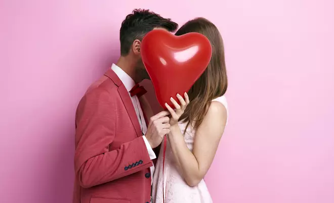 رومانٹک یا خوش مزاج؟ وہ ٹیسٹ جو یہ بتاتا ہے کہ آپ کی محبت کیسے ہے۔
