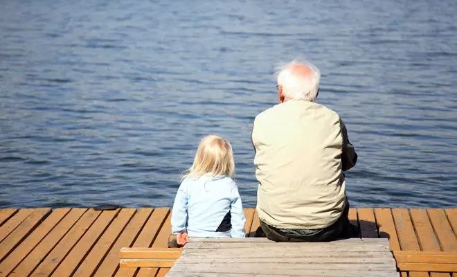 Sognando tuo nonno paterno: cerca la complicità