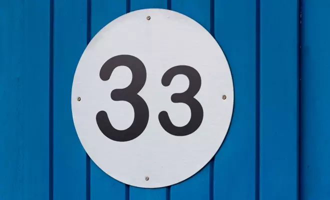 Apakah ertinya bermimpi tentang nombor 33