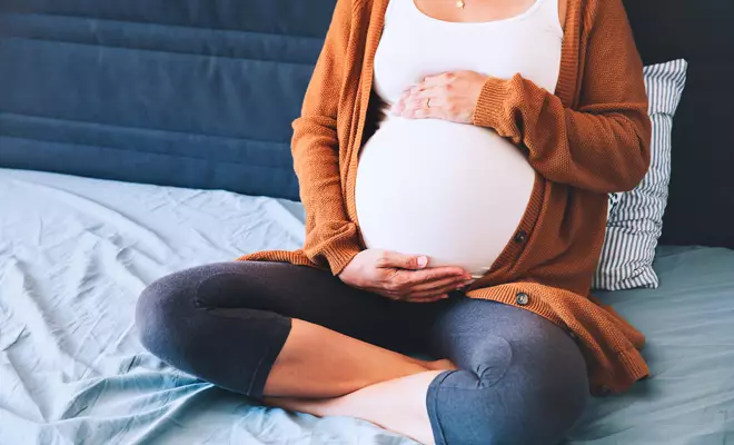 Rekomendasi pikeun panggunaan cangkir menstruasi saatos ngalahirkeun