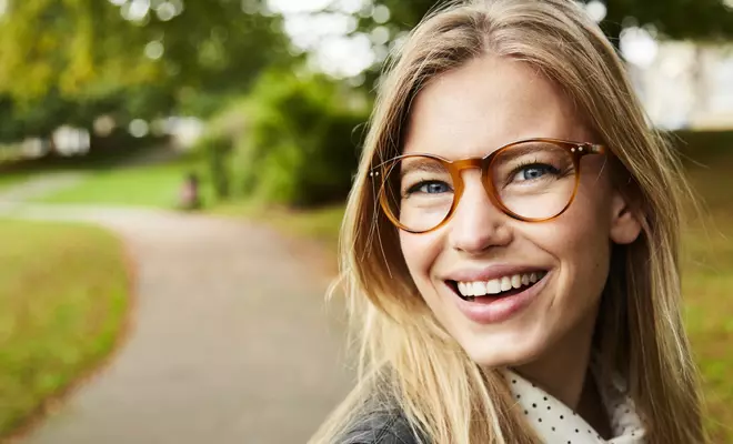 May Welke vrouw ben jij volgens de maand waarin je geboren bent?