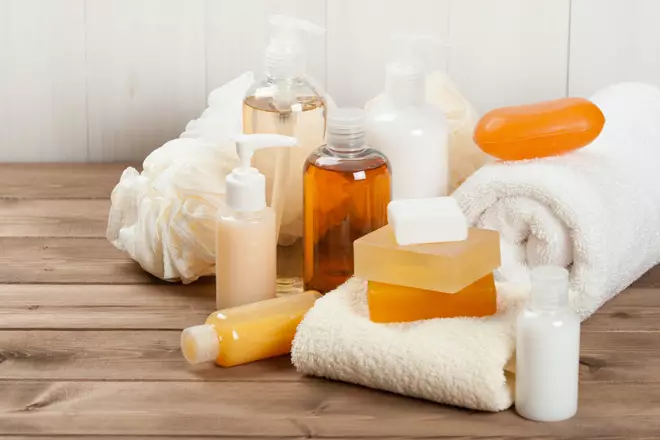 Cum să-ți folosești șamponul și bicarbonatul de sodiu