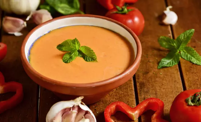 Gazpacho, ọrẹ rẹ ti o dara julọ lati tọju tan rẹ