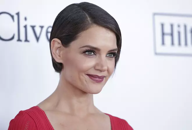 Katie Holmes nu poartă breton