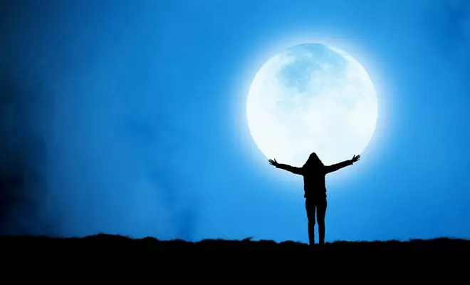 Tempoh dan bulan: cara membuat gambar rajah bulan dengan kitaran haid anda