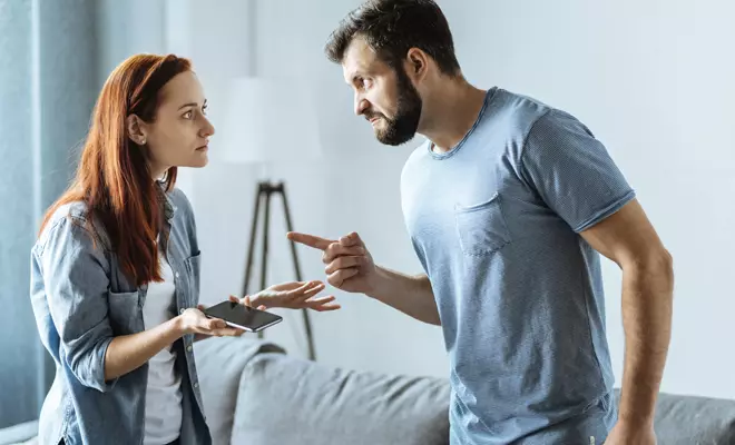 Wirus, ýüregiňizi döwmek ähtimallygynyň alamatlarynyň arasynda