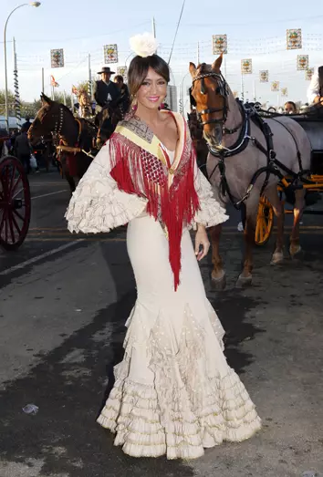 Abrëll Fair a Flamenco Kleeder