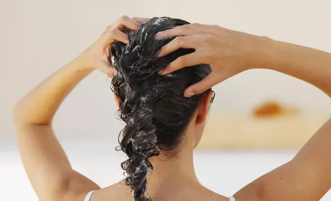 ieradumi, kas netīra matus vairāk šampūnu