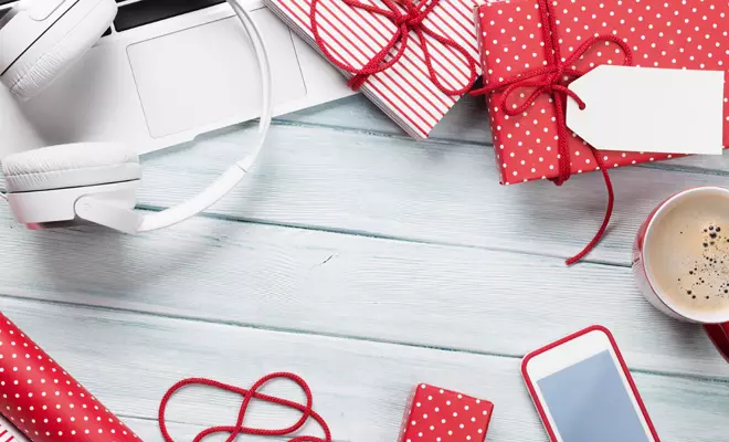 Lima jenis hadiah untuk pria di Hari Valentine: hadiah teknologi