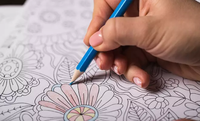 Mandalas: özüňizi pes hasaplamak üçin güýçli gural