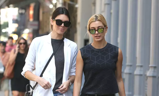 Kendall Jenner ak Hailey Baldwin, selebrite ki pataje tatoo