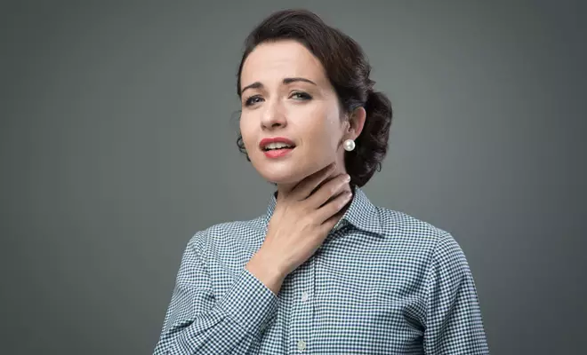 Dor de garganta devido a laringite: sintomas e tratamento