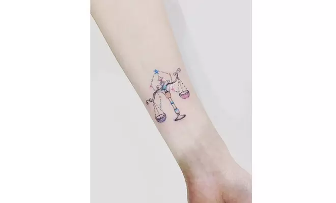 Tattoo bakeng sa lets'oao le leng le le leng la zodiac: tattoo ea libra