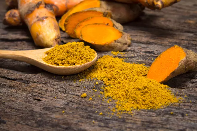 Turmeric, ọgwụgwọ megide ọrịa cancer