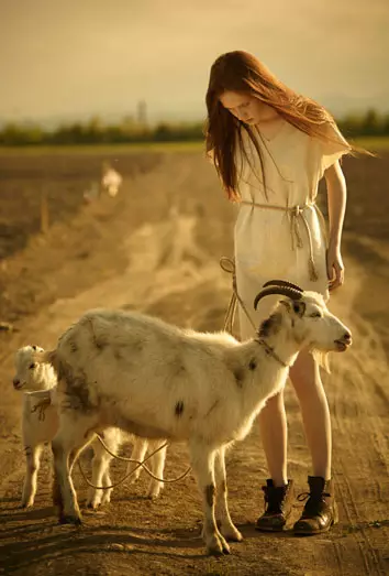 Kineski horoskop i kompatibilnost znakova: zaljubljena žena koza