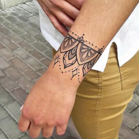 pulseiras de tatuaxe hindú