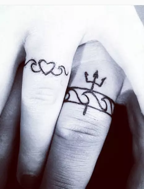 crteži i tetovaže poput vjenčanog prstenja