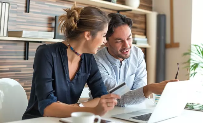 Como ficar com seu colega de trabalho e ninguém descobrir