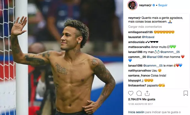 이것은 Neymar가 착용하는 문신입니다.