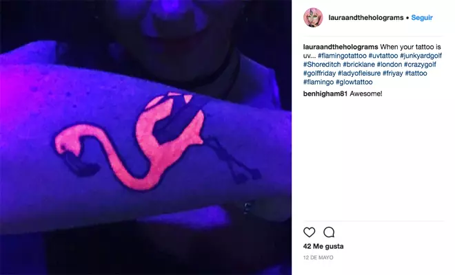 khantša mehopolong e lefifi ea tattoo