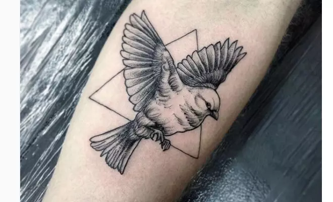 Tatuoj por virinoj, kiuj havas multon por diri