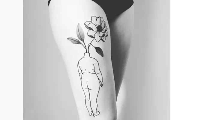 Tattoos ji bo jinên ku gelek tişt hene ku bêjin