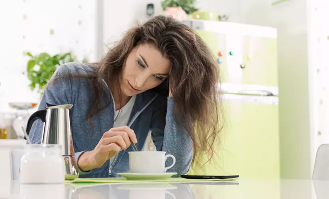 וואָס טוט עס מיינען צו חלום אַז דיין פרייַנד ביטרייז איר: נידעריק זיך-שאַצן