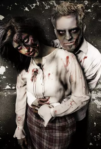 Zombie-Schouljongen op Halloween