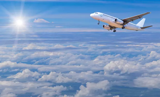 Çfarë do të thotë të ëndërrosh të fluturosh me aeroplan