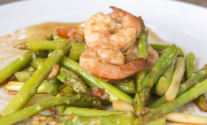 asparagus د shrimp ترکیب سره