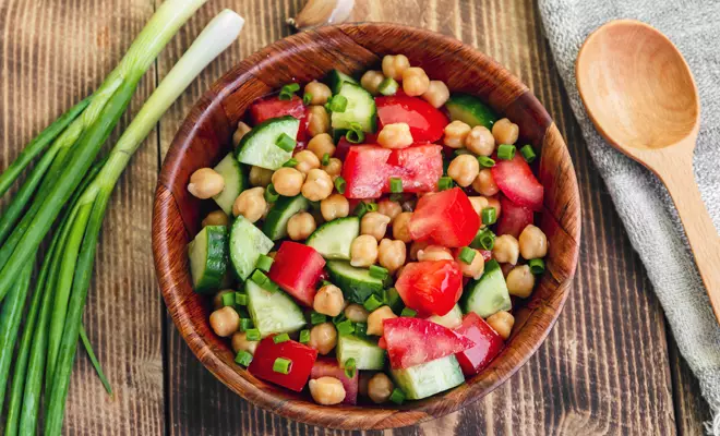 isẹ bikini chickpea saladi