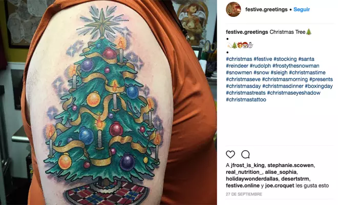 крутая рождественская татуировка