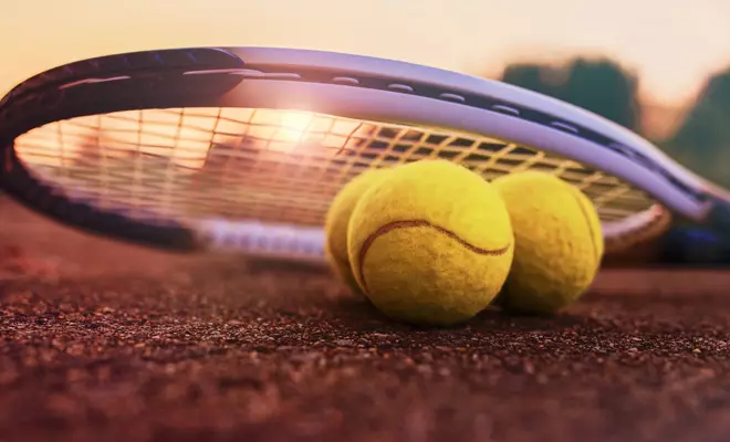 Sognare una pallina da tennis: chi sta vincendo?