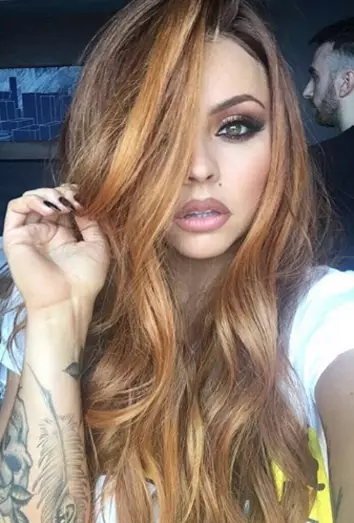 Little Mix: moelelo oa thobalano ka ho fetesisa oa li-tattoo tsa Jesy Nelson