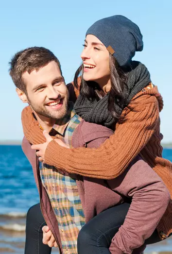 10 tilannetta, joissa saat miehen rakastumaan sinuun