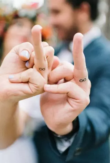 10 ideas de tatuaxes que farán feliz á túa parella