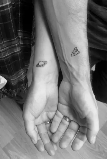 Ideas secretas de tatuaxes para parellas