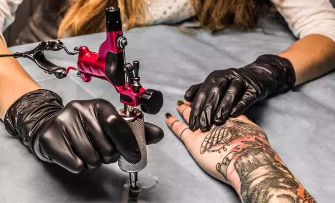 5 lietas, kas jāpatur prātā pirms tetovēšanas
