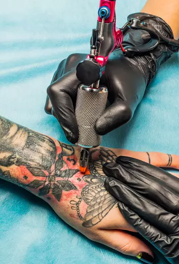 Природни методи за отстранување на тетоважи кои НЕ работат