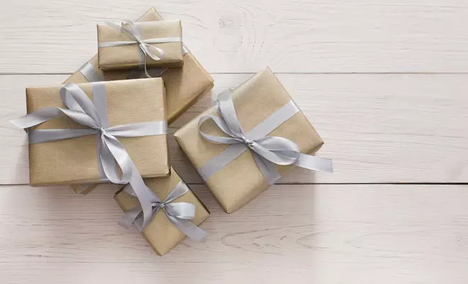 Wat betekent dromen over cadeaus kopen?