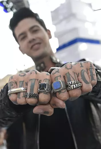 Finger tattoos for men