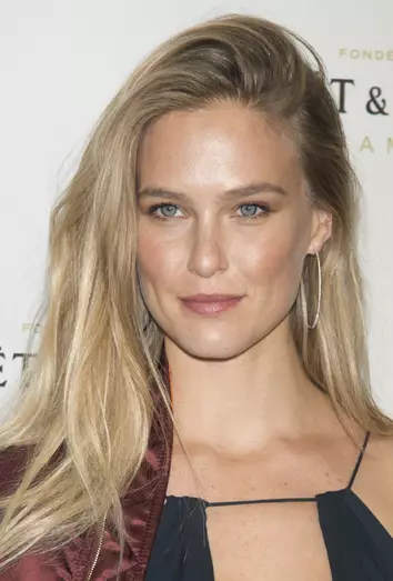 Hoe moai te sjen mei amper make-up lykas Bar Refaeli