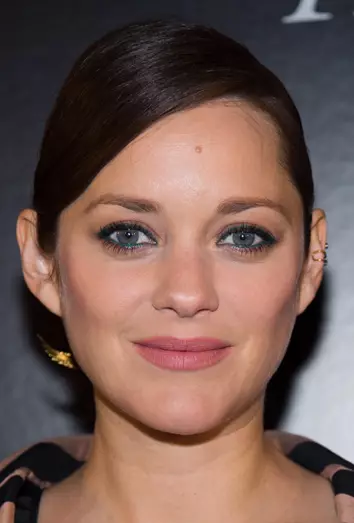 Marion Cotillard, pleev xim rau lub qhov muag pom kev