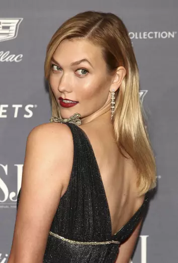 Vis frem en misunnelsesverdig back som Karlie Kloss